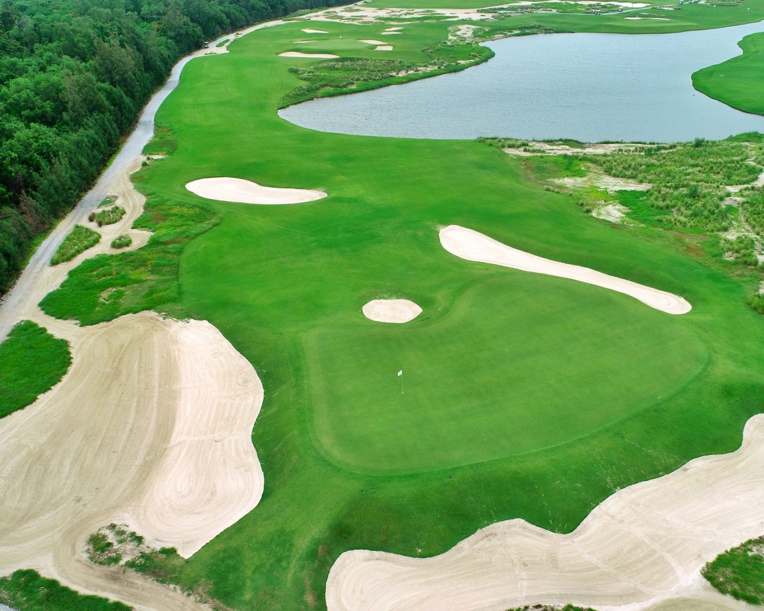 タイに誕生した「バリシアーゴルフリンクス」 かつて米に存在した“幻のリンクス”を再現した世界注目の圧巻コースだった – Myゴルフダイジェスト